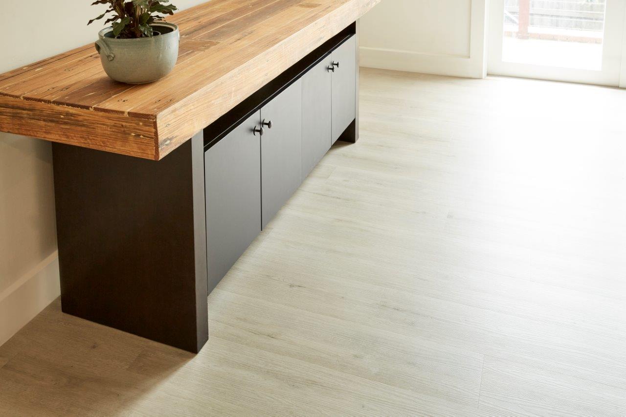 Feather Edge Skirting - Armstrong Flooring Australia